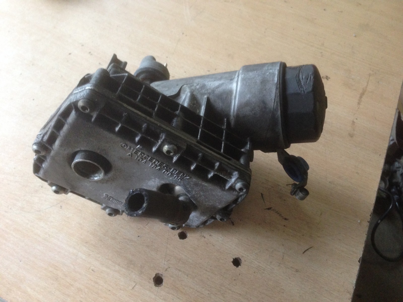 Mercedes-Benz W124 M104 E320 E280 Ölfiltergehäuse mit Ölkühler ...