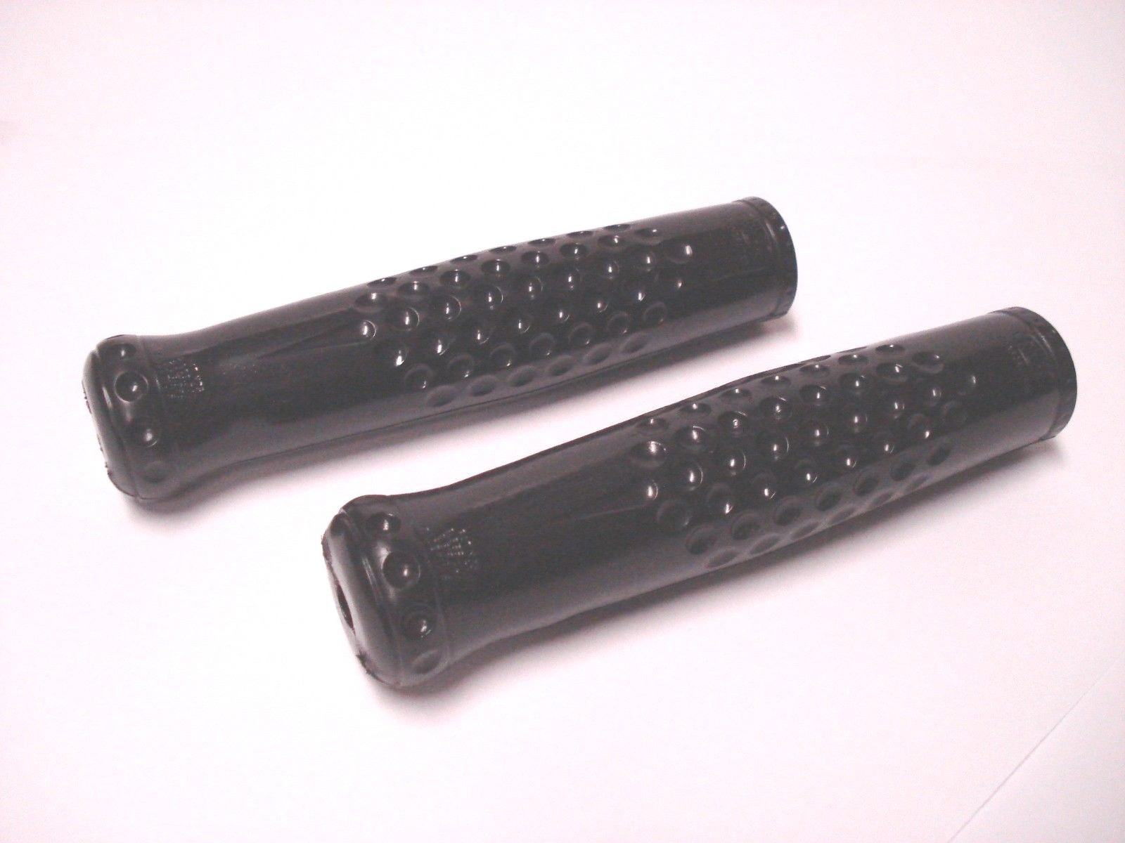 VINTAGE NOS HUNT WILDE ANTIQUE TRICYCLE SIDEWALK BICYCLE SCOOTER GRIPS ...