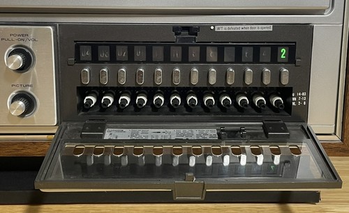 Super Rare Vintage Sampo 9519 Tri-Screen 19” Color TV 1981 - LOCAL PICK ...