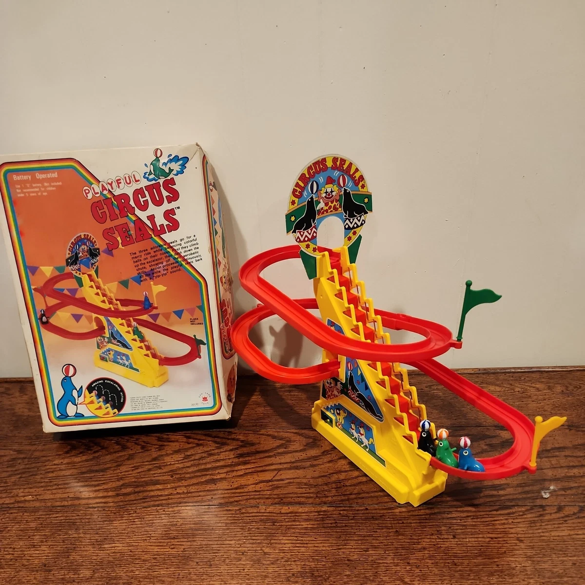 Playful Circus Seals By Dytoy