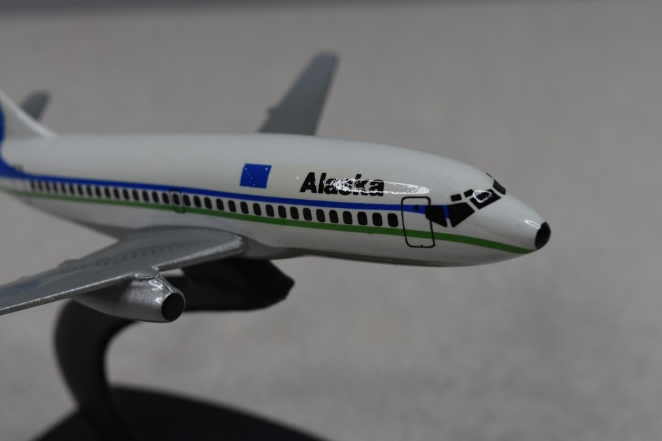 (Lot A3) 1/200 Scale Air Jet Advance Models Boeing 737-200 Alaska ...
