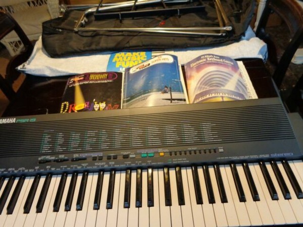 Vintage Yamaha Portatone Portable Electronic Keyboard Psr-19 61 Keys ...