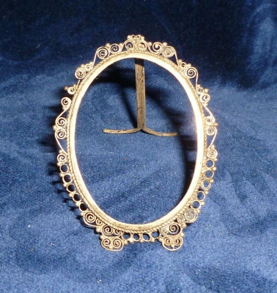 Oval Victorian Frames