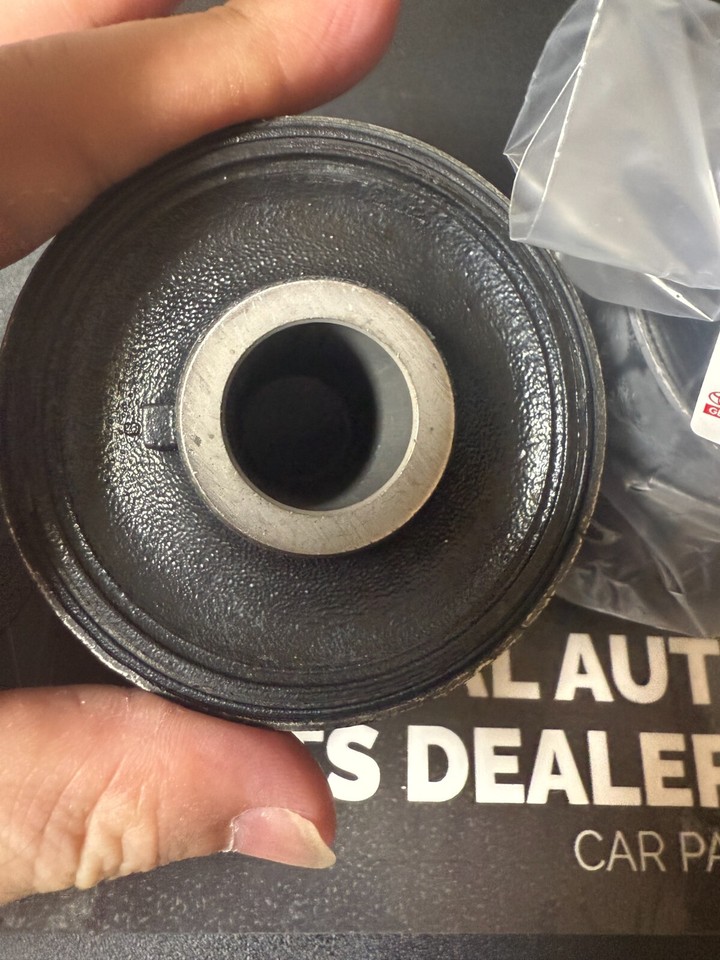 TOYOTA 2001-2006 Lexus LS430 Front Lower Suspension Arm Bushing Set ...