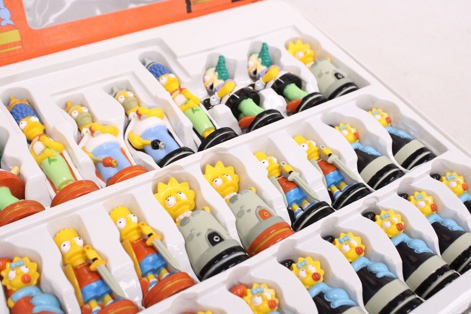 Retro 2000 THE SIMPSONS 3-D CHESS GAME - Pieces & Board - BOXED - H14 ...