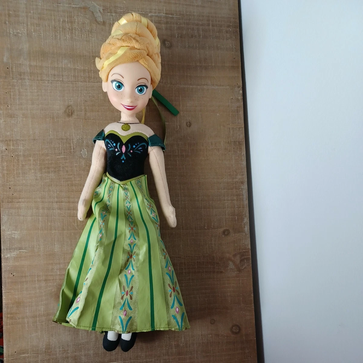 Frozen Anna Green Dress Doll