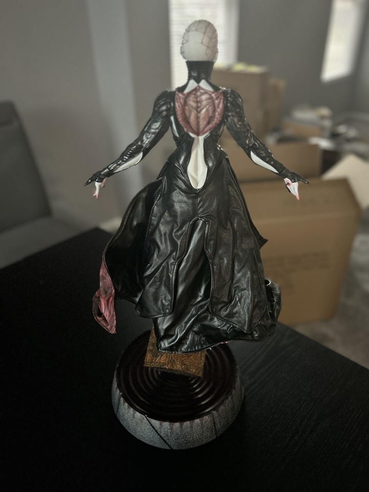 Sideshow EXCLUSIVE The Hell Priestess Hellraiser Pinhead Statue Figure ...