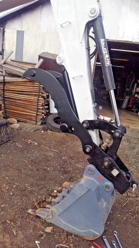 BOBCAT HYDRAULIC MINI EXCAVATOR THUMB PIN GRAPPLE CLAMP CLAW E42 E45 ...