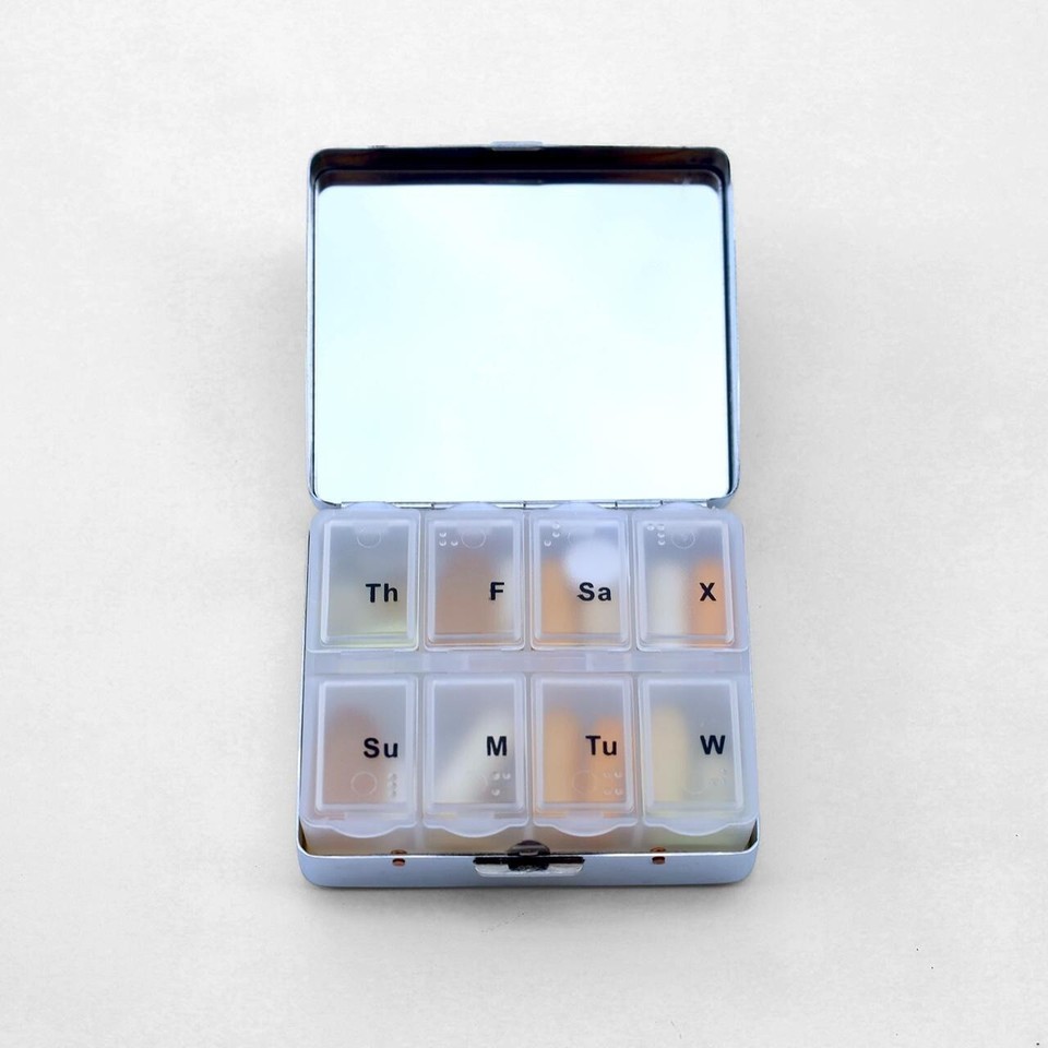 Snoopy 8 Day Pill Box, 7 Day Pill Box, Travel Pill Case, Charlie Brown ...