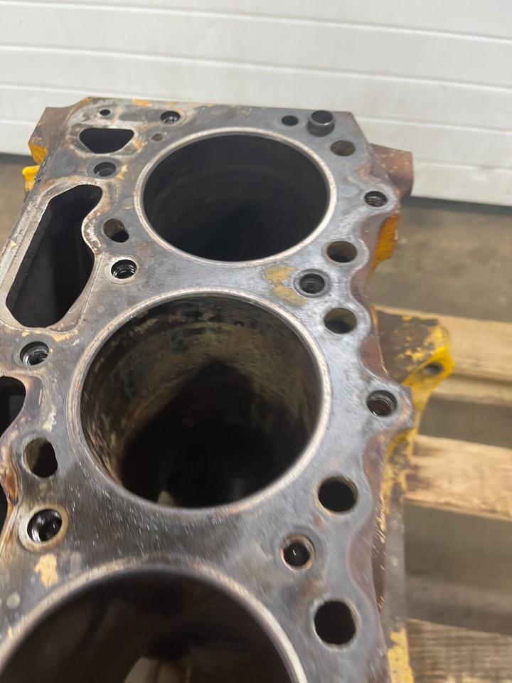 Ford 231 Gas Tractor Engine Block D5NN6015F 3000 | eBay