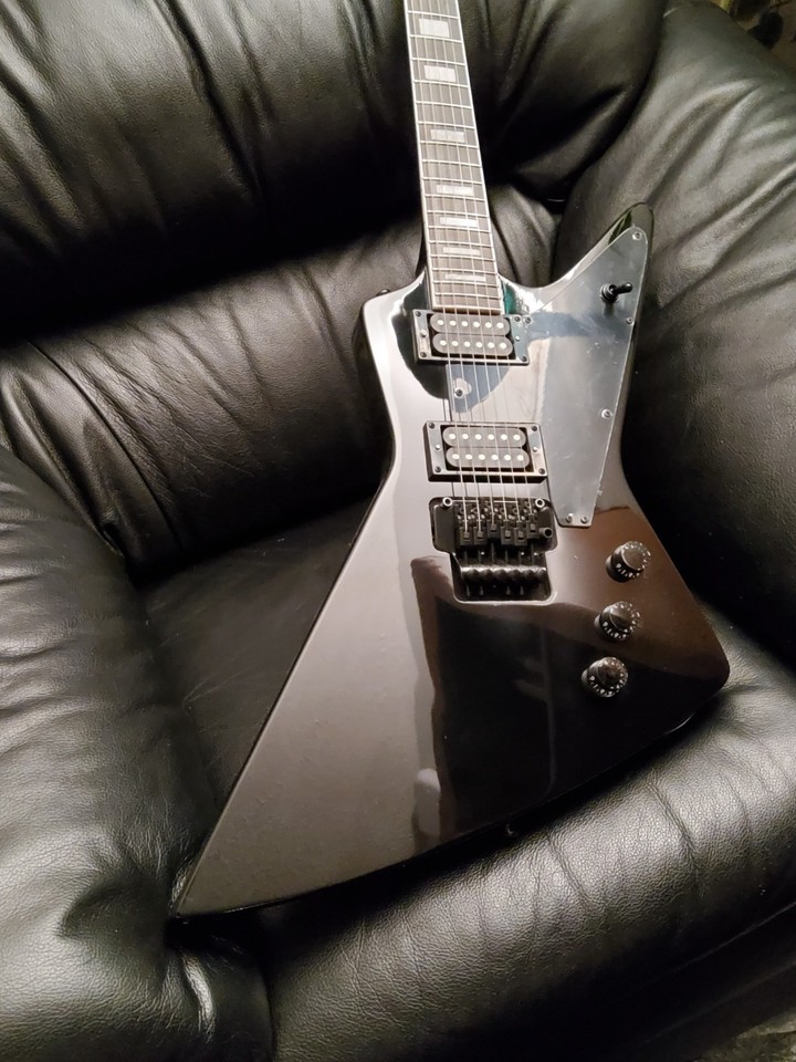 Explorer Style Electric Guitar with Floyd Rose style tremelo Chibson ...