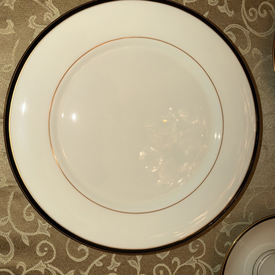 Lenox China URBAN LIGHTS 5-Piece Place Setting For Eight. Mint ...