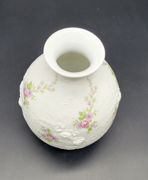 Vintage Kaiser Vase West Germany Monaco Matte White With Raised Relief ...