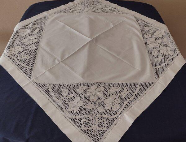 Vintage Linen Filet Crochet Lace Tablecloth Mary Card Handmade Flowers ...