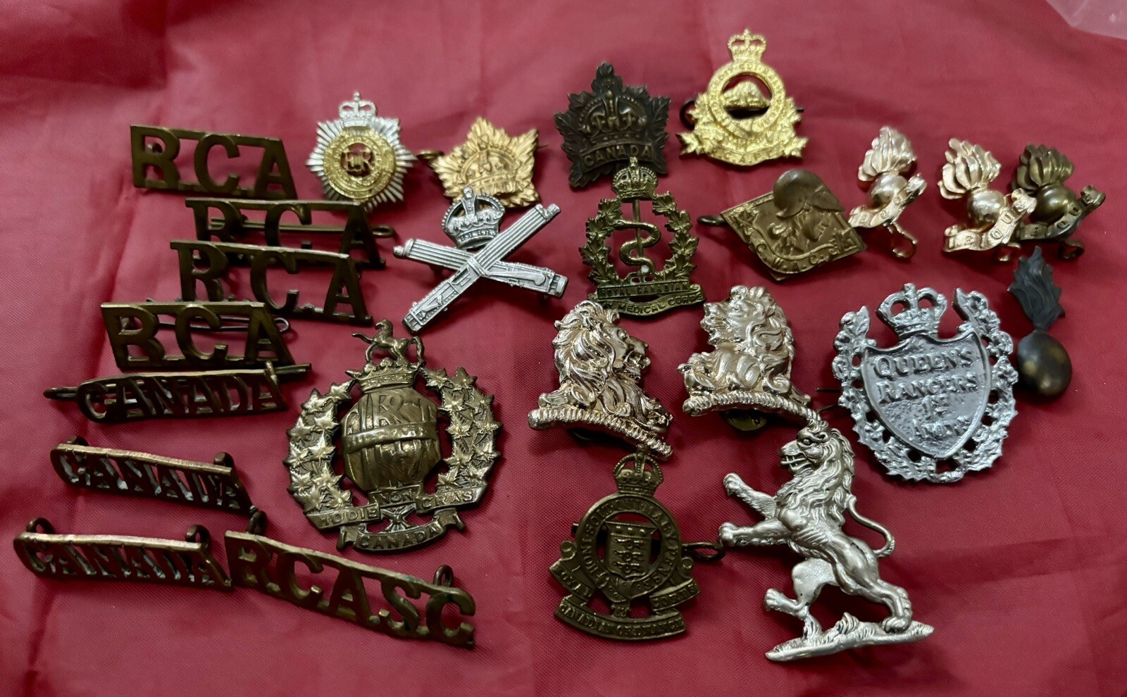 Canada Mixed Lot Of 25 Collars Shoulder Cap Badges | eBay