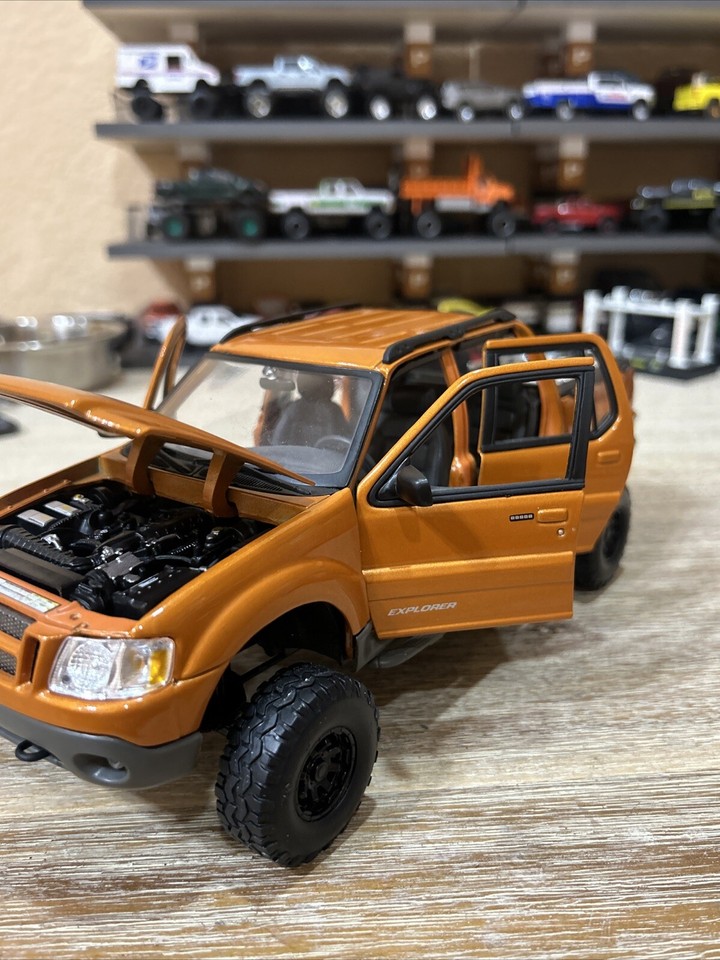 Custom 1/18 Scale Ford Explorer Sport Trac | eBay