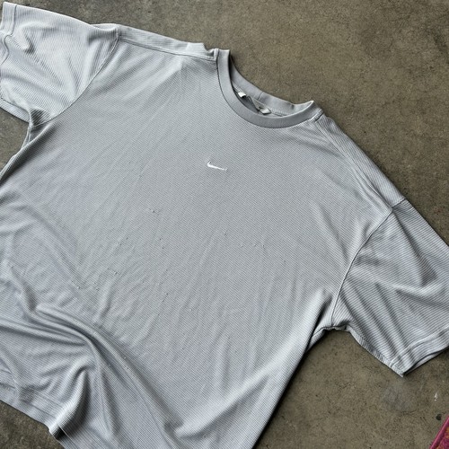 2000’s Grey Nike Silver Tag Embroidered Center Swish T-Shirt Size 2XL ...