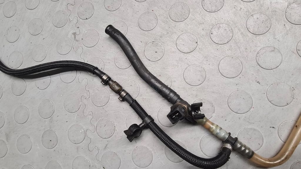 BMW 5 E60 E61 2008 Diesel fuel return line hose 7799869 | eBay