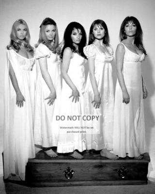 KATE O'MARA MADELINE SMITH INGRID PITT "THE VAMPIRE LOVERS" 8X10 PHOTO (RT-820) | eBay