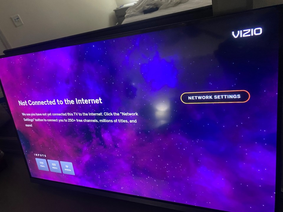 VIZIO HD 32" 720P LED Smart TV with Dual-Band WiFi 5, TV Apps - VHD32M ...