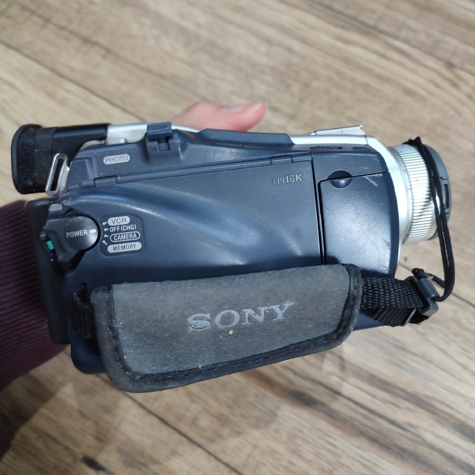 Sony DCR-TRV25E Mini DV Digital Video Camera Handycam | eBay UK