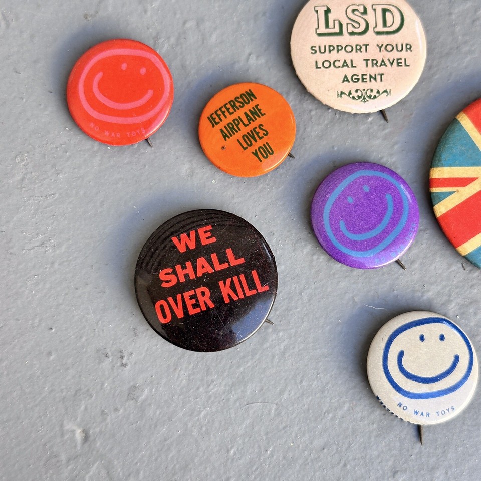 12x Lot Vintage Pins 1970s Anti Vietnam War UK Woodstock LSD No War ...