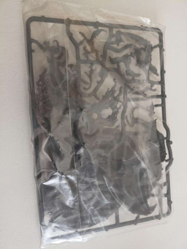 Warhammer 40k Tyranids Psychopage Miniature Brand NEW ON SPRUE | eBay UK