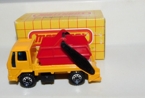 MATCHBOX YELLOW BOX #70 FORD CARGO SKIP TRUCK | eBay