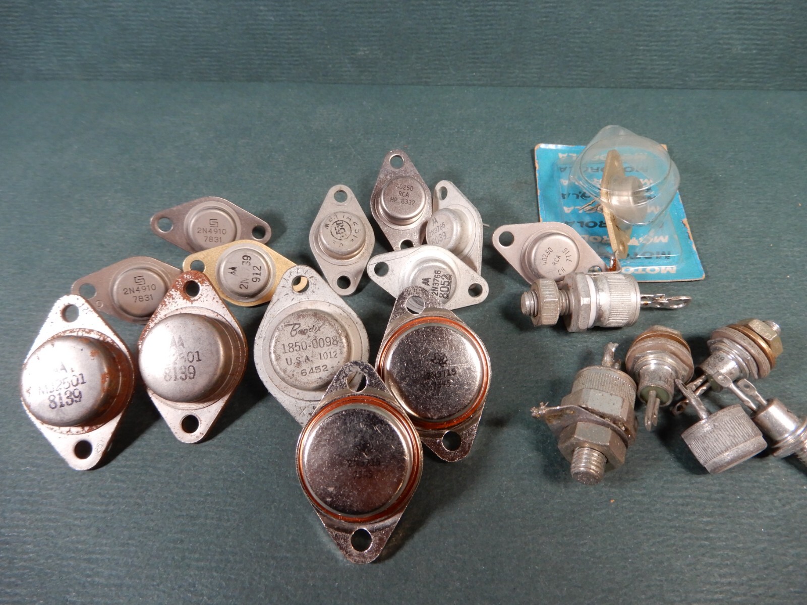 Assorted Lot of Vintage Transistors MJ2501 2N4910 2N3715 2N3766 | eBay