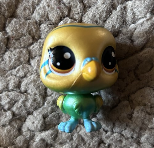 LPS Yellow PARAKEET #2-64 Littlest Pet Shop Hasbro Green Shimmer Edie ...