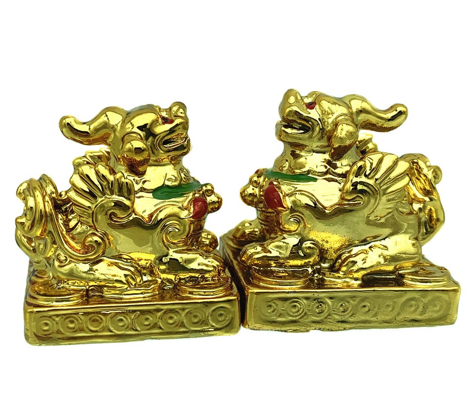 Two Feng Shui Pi Yao /Pi Xiu Statue Figurine Decoration for wealth a ...
