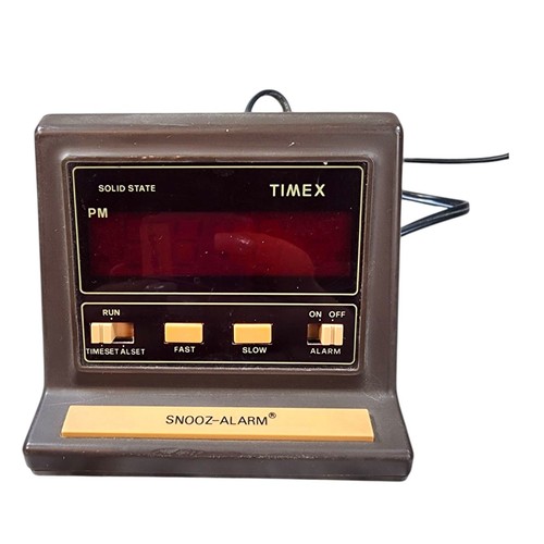 Vintage 1970s Timex Lighted (Red) Dial Electric Desk Alarm Clock 5212-5 ...