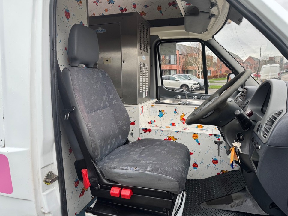 SOFT ICE CREAM VAN MERCEDES SPRINTER 308 CDI CUMMINS VAN UNO PAS 2 ...