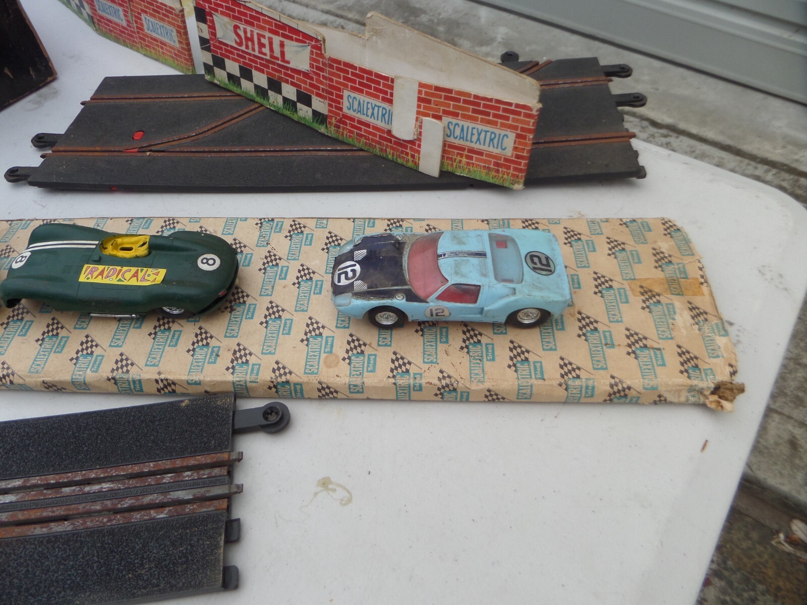 VINTAGE OLD 1960's SCALEXTRIC SLOT CAR SET FORD F40 & JAGUAR CARS SET ...