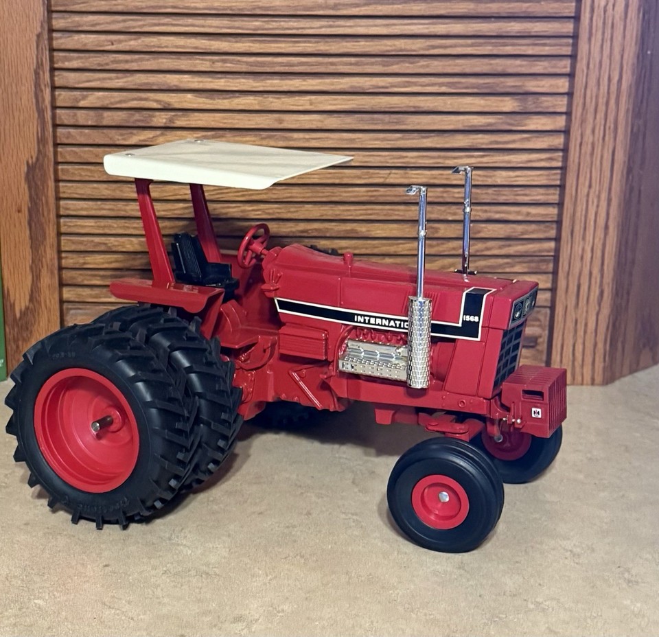 Custom Ertl IH 1568 Tractor w/Rops | eBay
