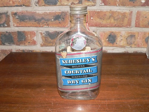 Vintage Schenley's Deluxe Cocktail Distilled Dry Gin 1/2 Pint Bottle w ...
