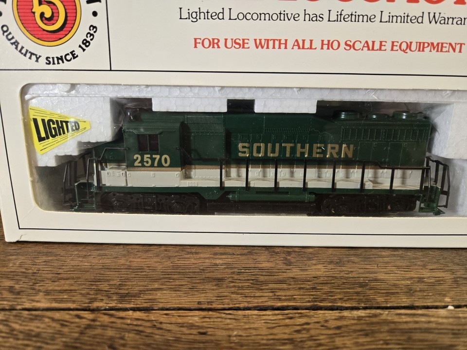 Bachmann Ho Scale Lighted Southern #2570 EMD GP 30 Diesel Locomotive ...