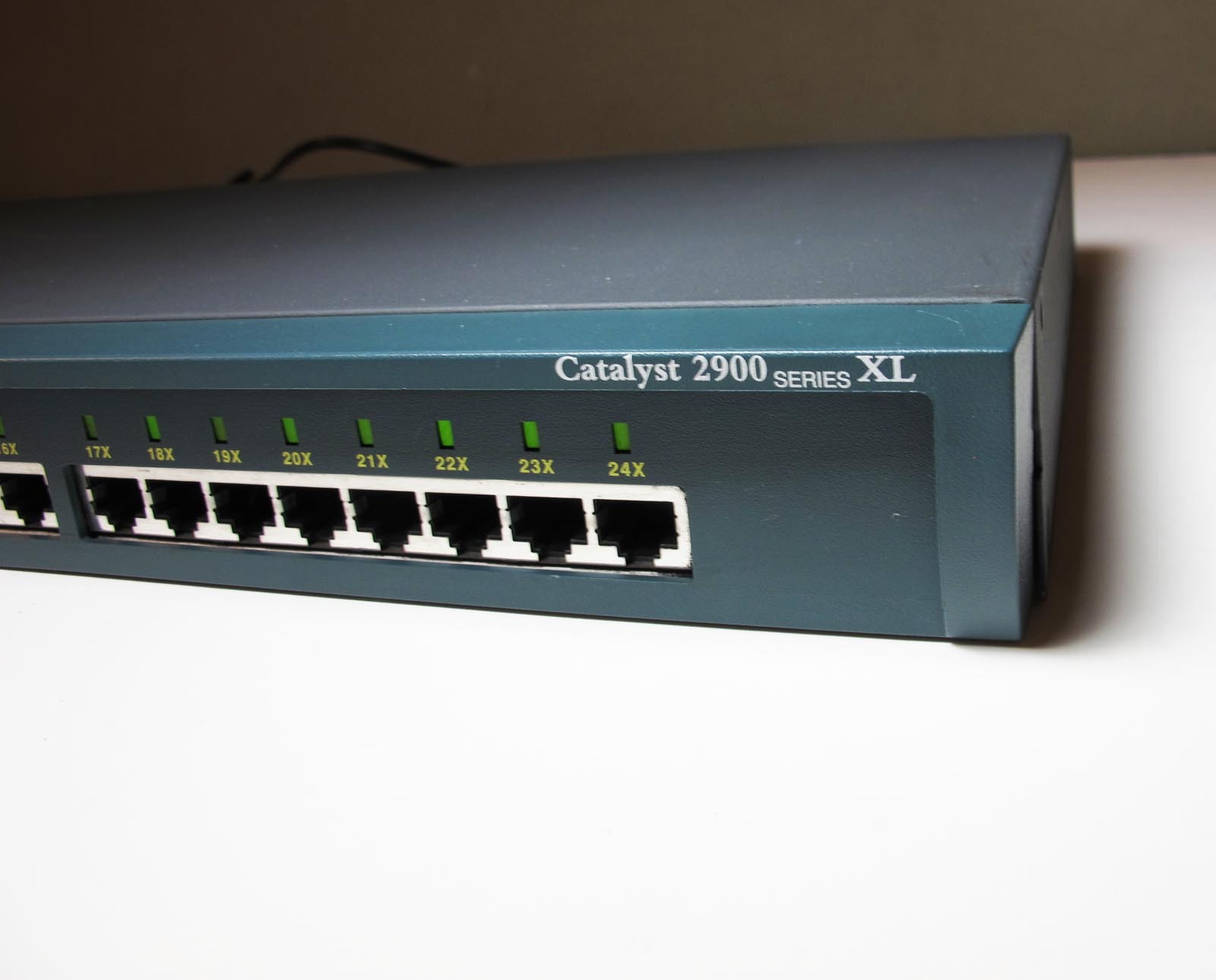 Cisco Catalyst 2900 Series XL Ethernet Switch WS-C2924-XL-EN 24 10/100 ...