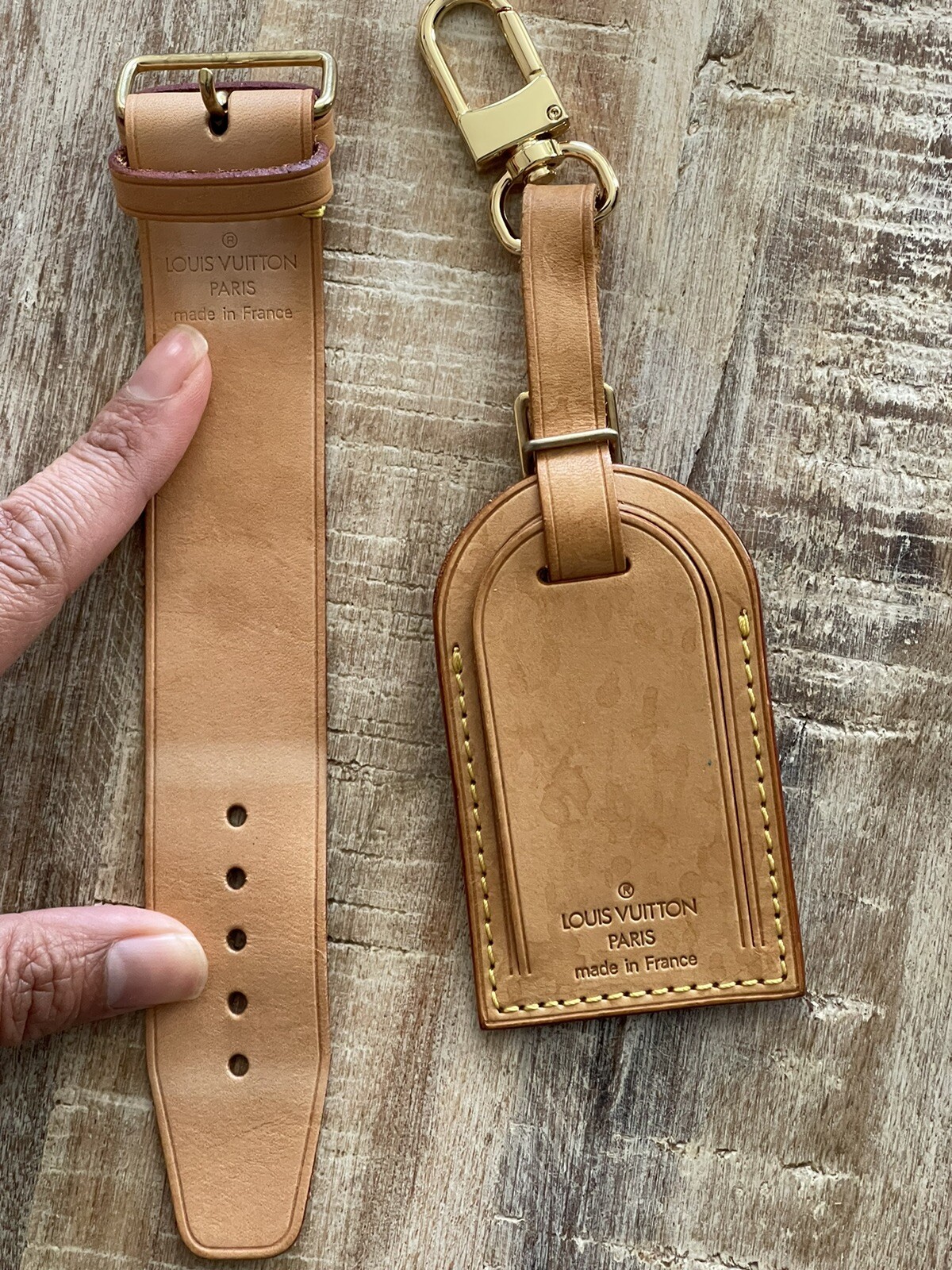 Louis Vuitton LV Vintage luggage name tag Handle Stra… - Gem