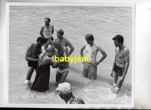 TERENCE STAMP ORIGINAL 8X10 PHOTO IN UNDERWEAR W/ BARECHESTED CREW 1968 ...