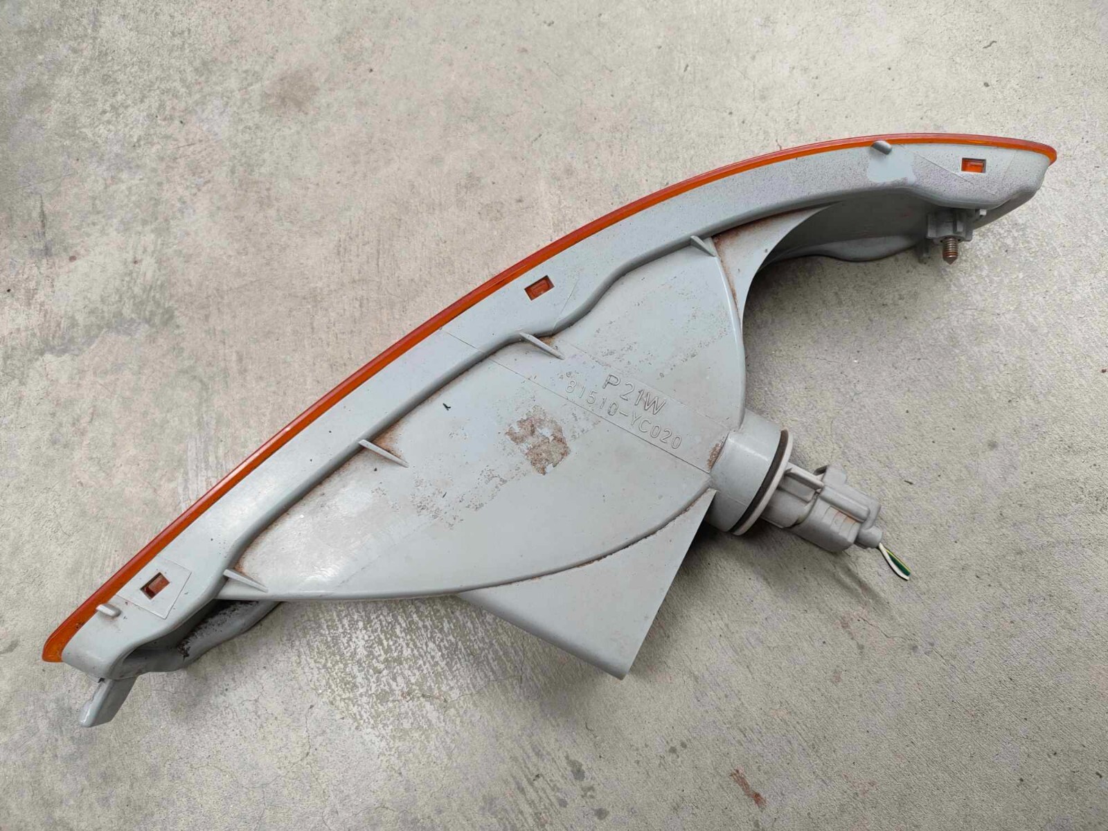 02/1993 to 06/1997 Toyota Camry - Indicator light (Front/Right) 81510 ...