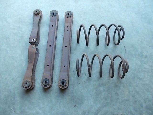 1972 OLDS CUTLASS F85 4-DR SEDAN, REAR COIL SPRING &4 LINK SUSPENSION ...