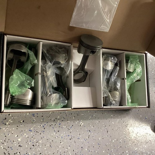 Complete Set 8 LS 4.8L Gen3 LR4 L33 Flat Top Piston / Rods Chevy GMC ...