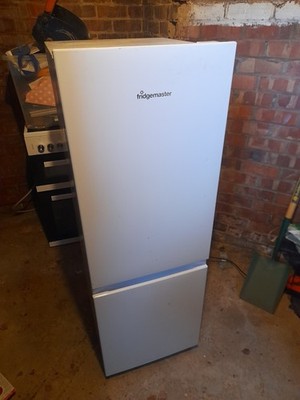 Fridgemaster Fridge Freezer 60 40 Split Only 9 Months Old. BARGAIN ...