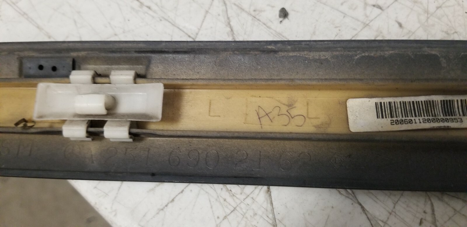 2006-2009 MERCEDES R R350 R500 FRONT LH DOOR MOLDING TRIM PANEL ...