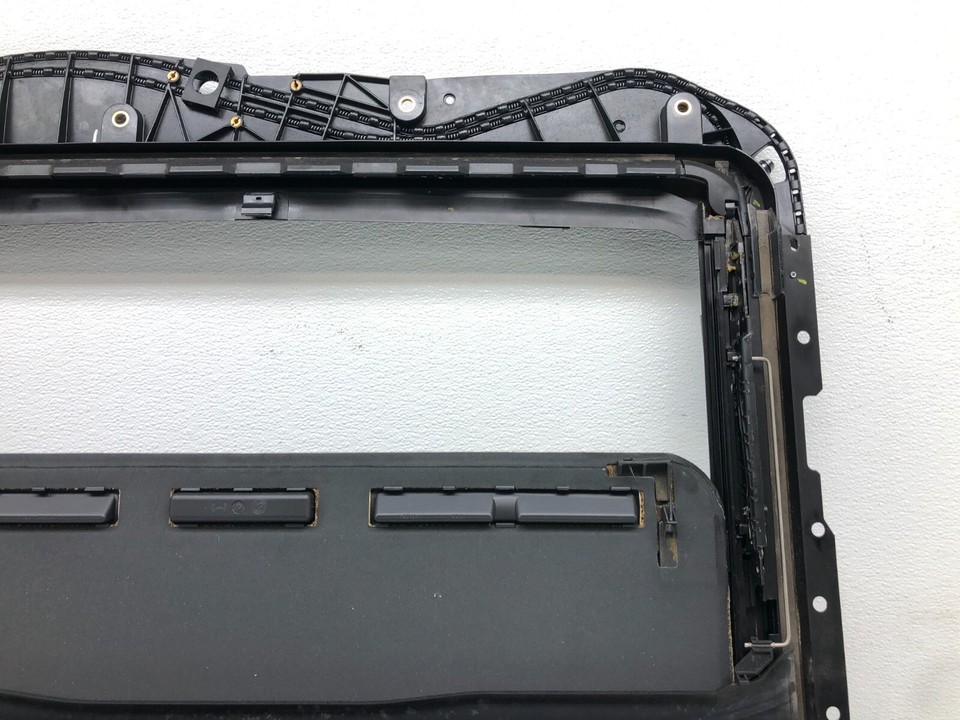 2014-2019 MASERATI GHIBLI SUNROOF MOONROOF FRAME W/ SHADE OEM. | eBay