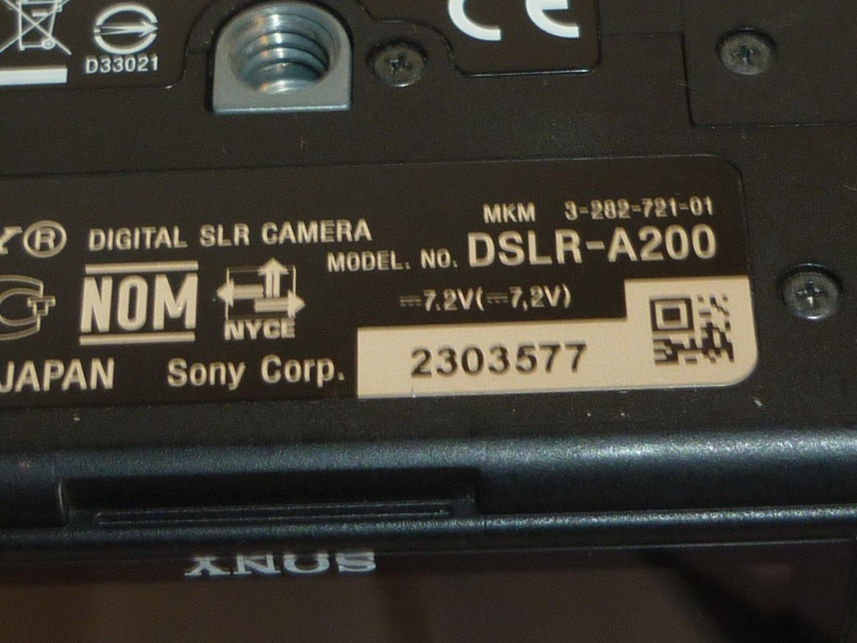 Untested Sony Alpha A200 DSLR Camera - 18-70mm Lens - Digital SLR DSLR ...