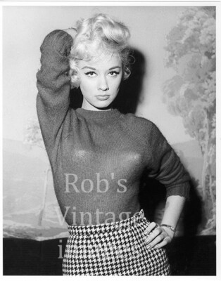BULLET BRA MAMA photo Retro Blonde 1950's Sweater Gal fashion model 8 ...