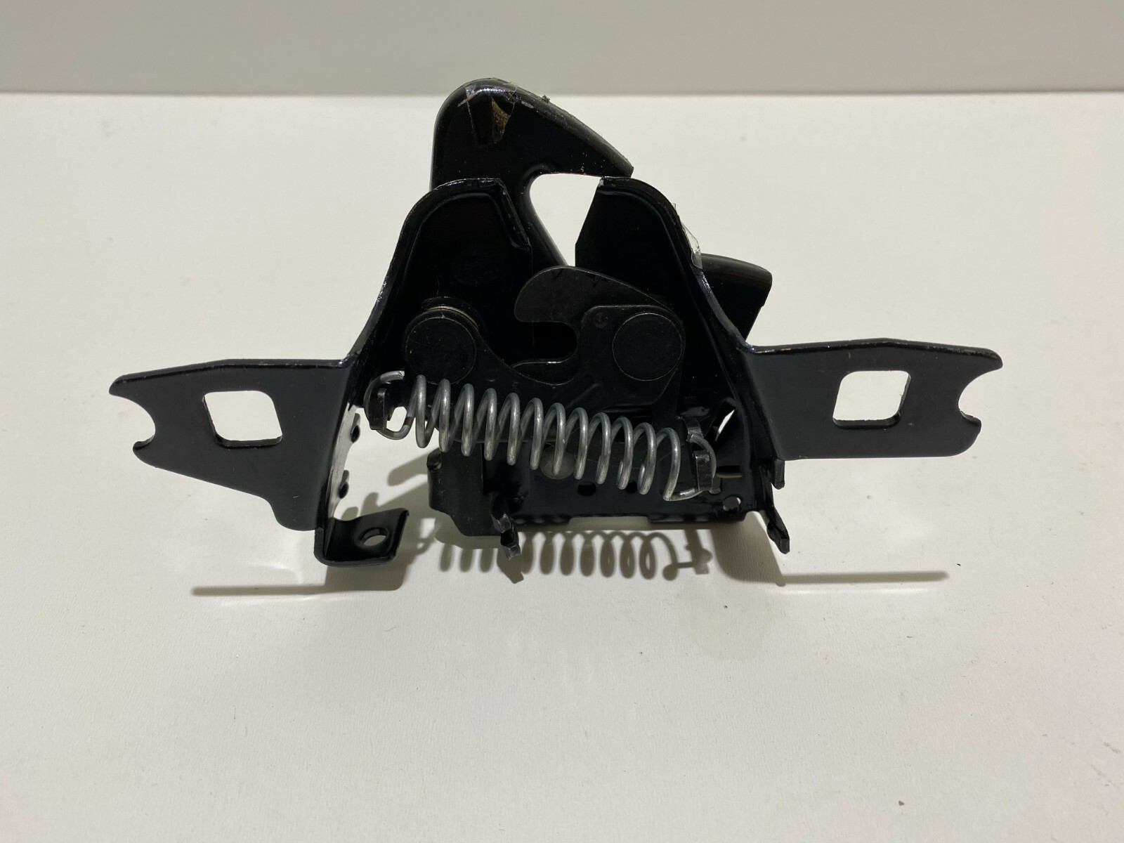 VW Mk3 Golf Vento Polo 6N bonnet lock latch catch 1H0 823 509 B ...