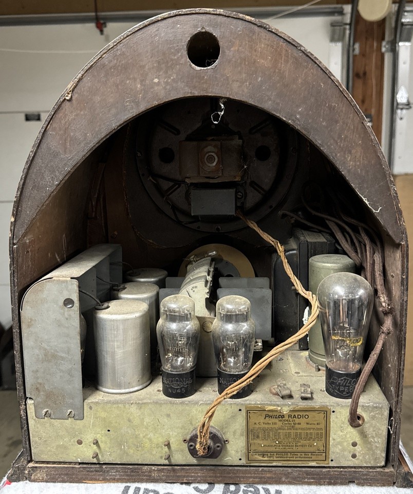PHILCO MODEL 21 BABY GRAND CATHEDRAL RADIO. 1930. 95 YEARS OLD. RARE ...